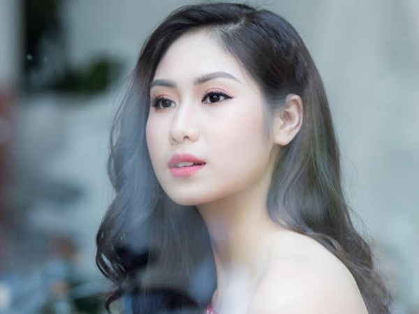 Hoa khôi Nhạc viện được so sánh với diễn viên Hong Kong Hồ Định Hân